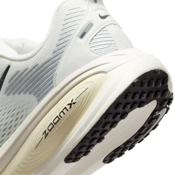 Nike Vomero 18 Road Running Shoes