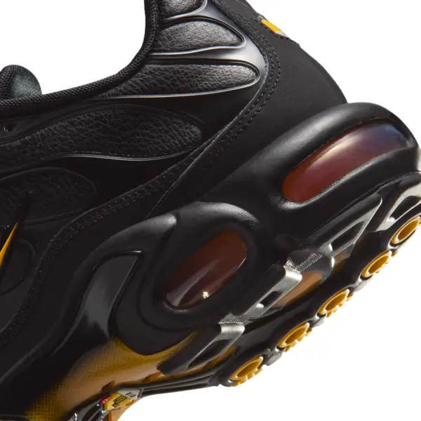 Nike Air Max Plus Premium Sneakers - Black