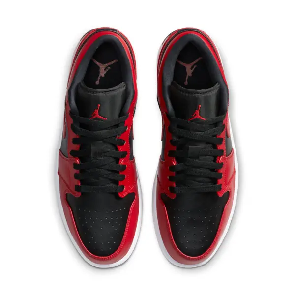 JORDAN 1 Low Sneakers