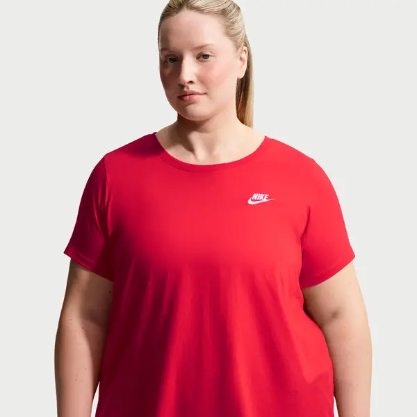 Nike Sportswear Club Essentials T-shirt - Red