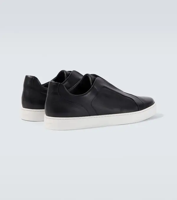 Manolo Blahnik Agilio Leather Sneakers - Black
