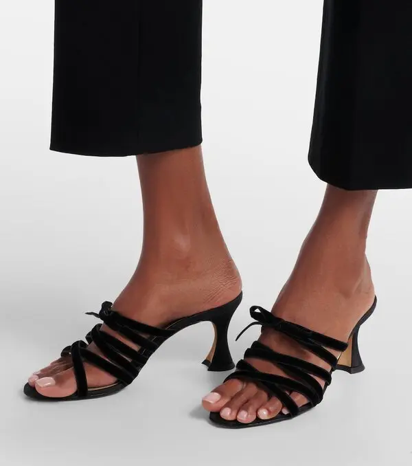 Manolo Blahnik Clementel 70 Velvet Mules - Black