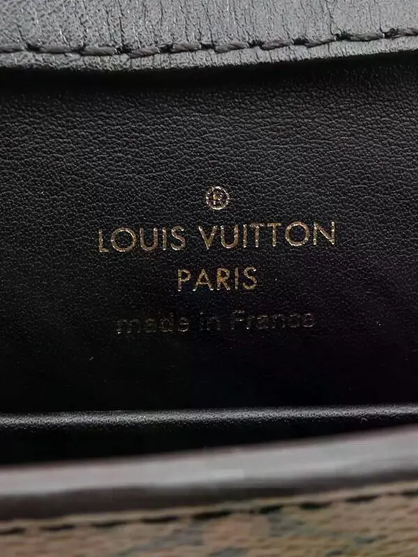 LOUIS VUITTON 2017 Monogram Reverse Column Clutch