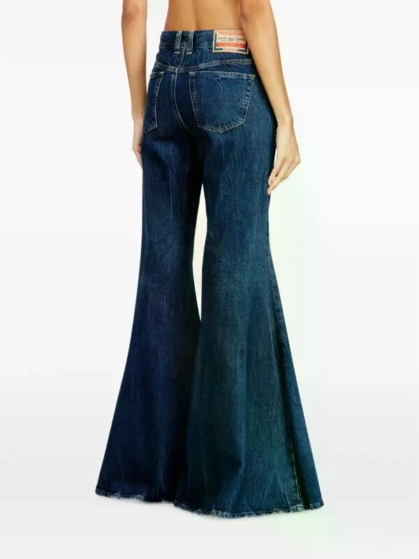 DIESEL® 1970 D-bleess 09n61 Flared Low-waist Jeans