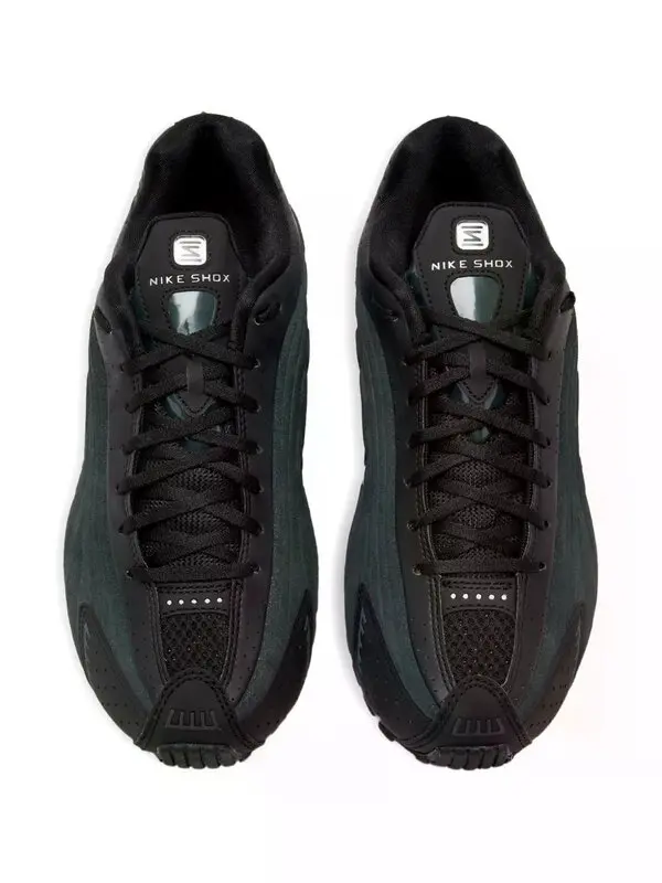 Nike Shox R4 Sneakers - Black