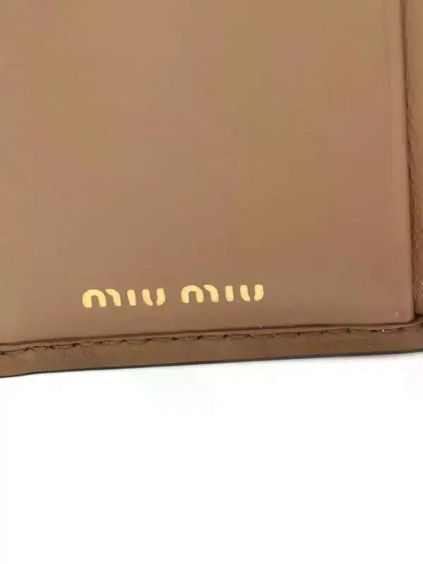 Miu Miu 2010s Matelasse Bi-fold Leather Wallet - Neutrals