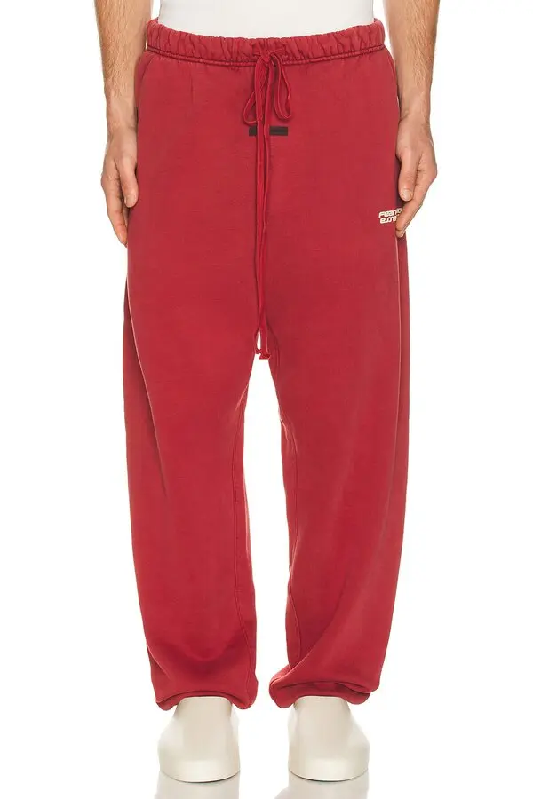 Fear Of God Classic Sweatpant In Red - Crimson