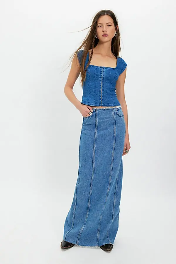 MOTHER The Chip Clip Maxi Fray Denim Skirt