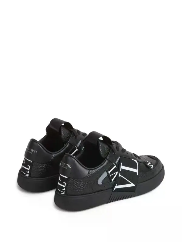 Valentino Garavani Low-top Calfskin Vl7n Sneakers - Black