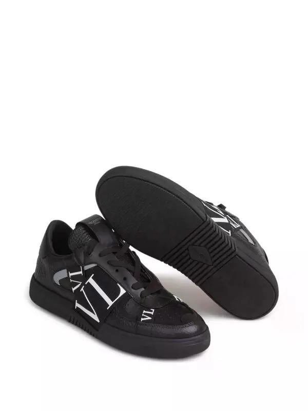 Valentino Garavani Low-top Calfskin Vl7n Sneakers - Black