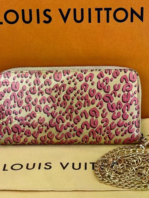LOUIS VUITTON Zippy Stephan Sprouse Chain Wallet - Neutrals