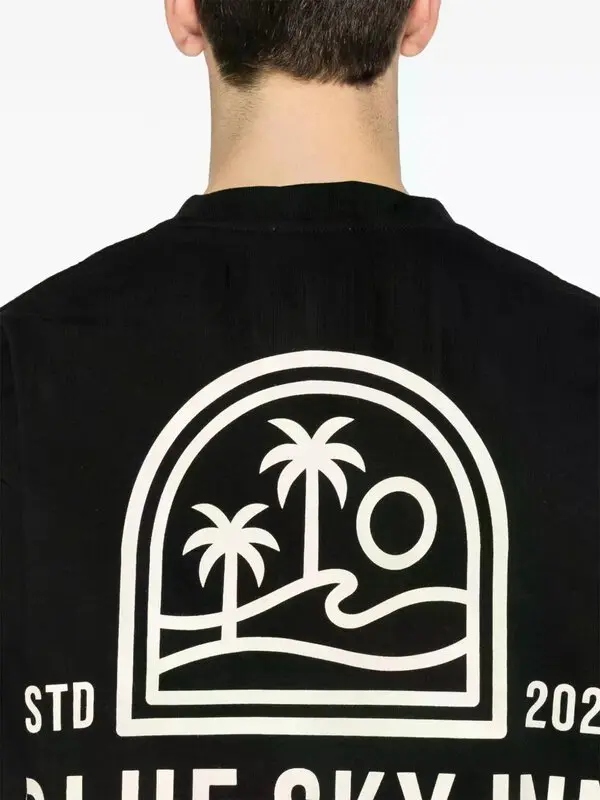 BLUE SKY INN Resort Logo T-shirt - Black