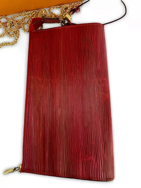 LOUIS VUITTON 24 Epi Pochette Accessoires Clutch - Red