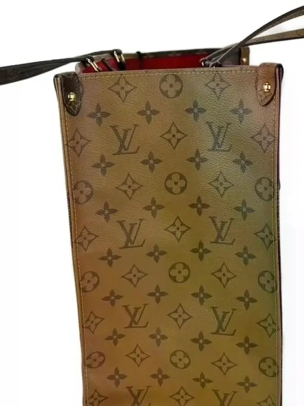 LOUIS VUITTON 2019 Onthego Gm Tote Bag - Brown