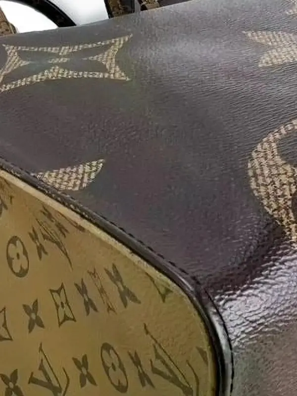LOUIS VUITTON 2019 Onthego Gm Tote Bag - Brown