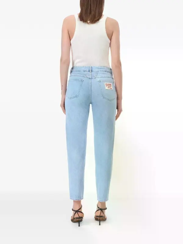 Closed Pedal Pusher Jeans