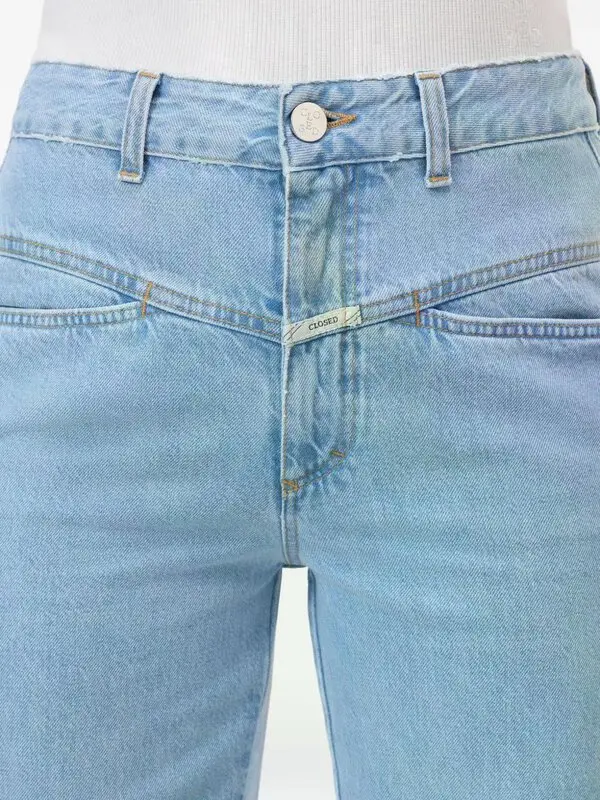 Closed Pedal Pusher Jeans