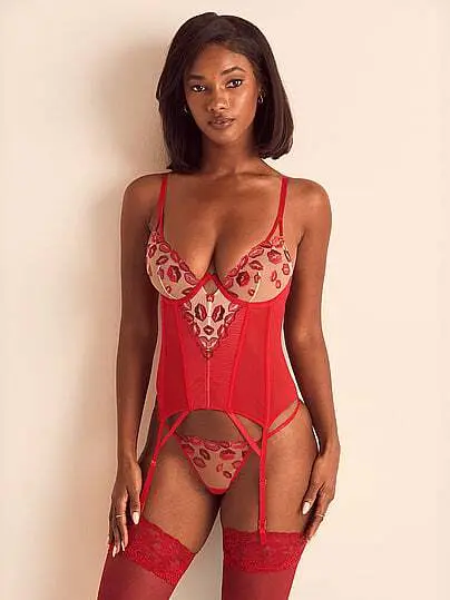 Victoria's Secret Adore Me Besos Basque Bustier - Red