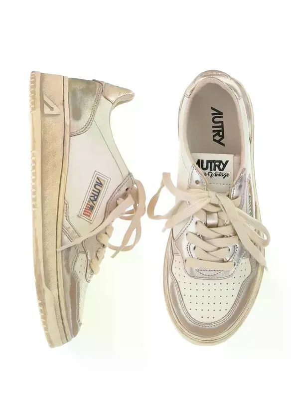 AUTRY Low Top Lace-up Sneakers