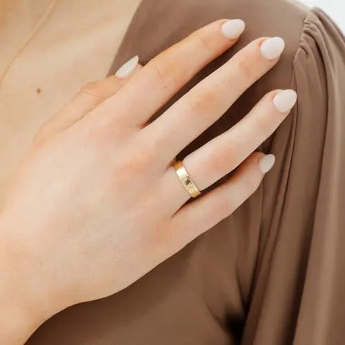 SARA PATINO En Orbit Hammered Ring