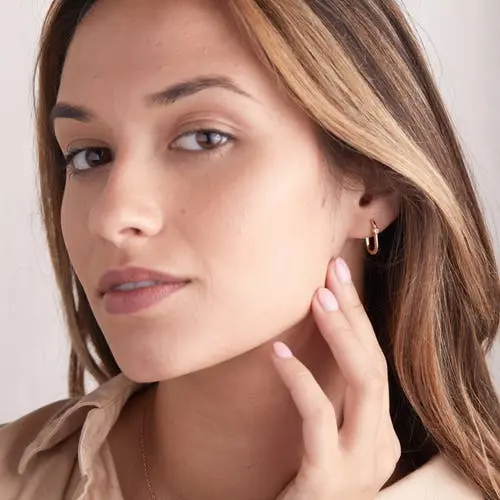 SARA PATINO Midi Reversible Hoop With White Topaz