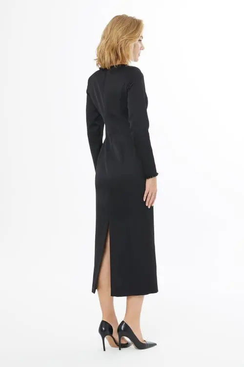 GIZIA Maxi Dress With Neckline Trim And Zippered Closure