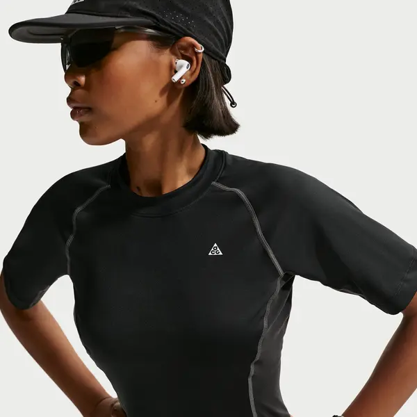 Nike Wildsee" Dri-fit Short-sleeve Base Layer Top - Black