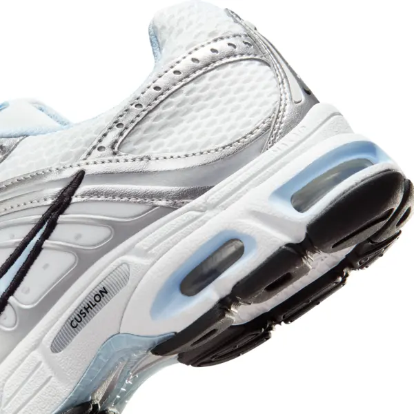 Nike Air Max Moto 2k Sneakers With Reflective Accents - White
