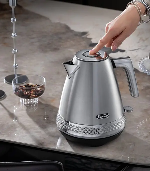 DE'LONGHI Stainless Steel Diadema Kettle
