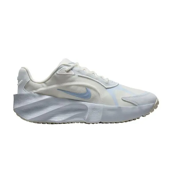 Nike Aura Edge Sneakers