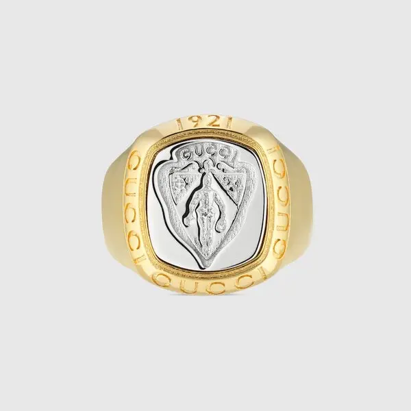 Gucci Crest Signet Ring - Gold-toned Metal