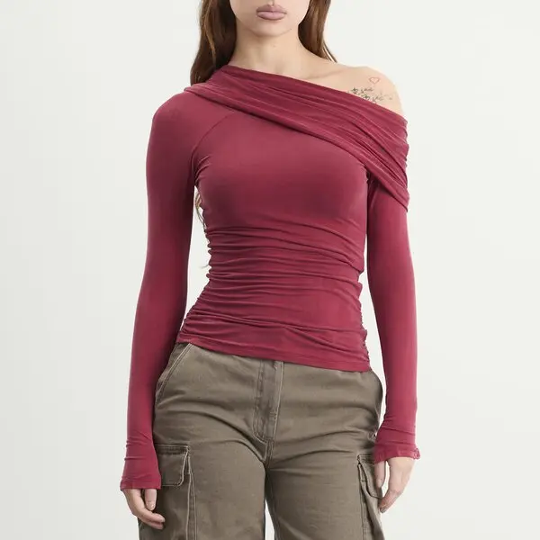 PEACHY DEN The Kylie Cold Shoulder Top - Red Sandstone