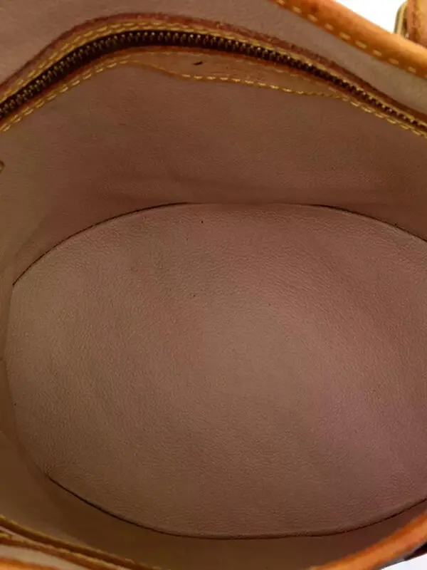 LOUIS VUITTON 2005 Monogram Petit Bucket Bag