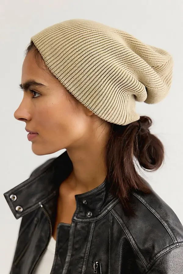 Free People Lou Slouchy Beanie - Sand