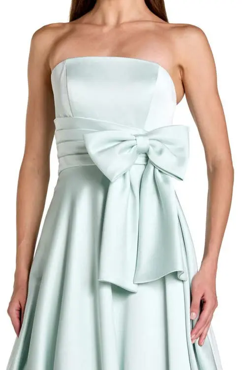 Mac Duggal Strapless Satin Ballgown With Statement Bow Detail - Seafoam