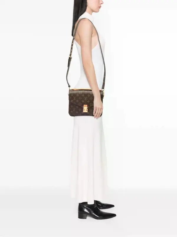 LOUIS VUITTON 2016 Monogram Pochette Metis Satchel