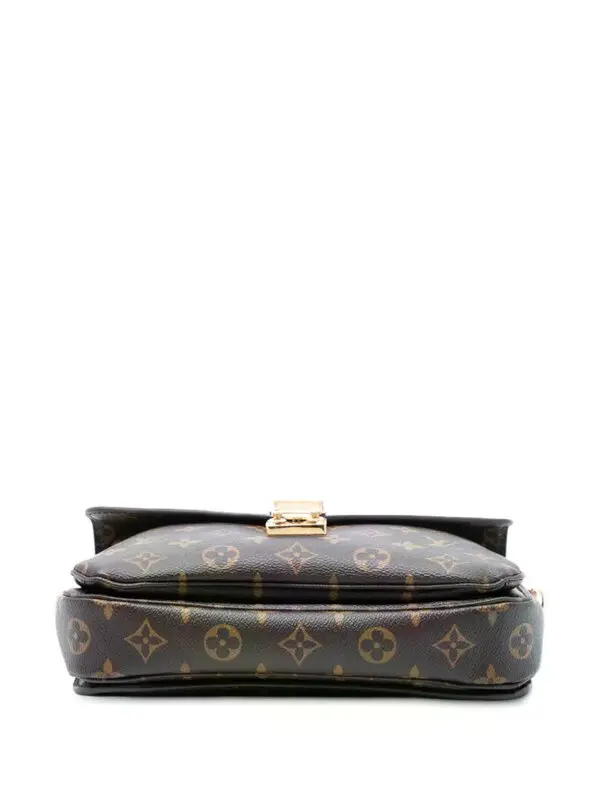 LOUIS VUITTON Monogram Pochette Metis