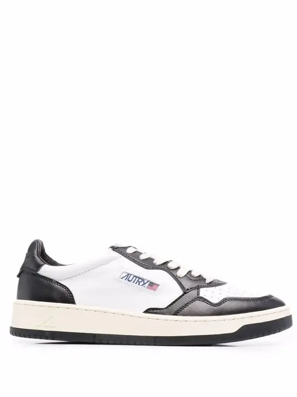 AUTRY Medalist Low Leather Sneakers