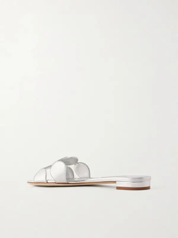 Manolo Blahnik Haribalmu 10 Metallic Leather Slides - Silver