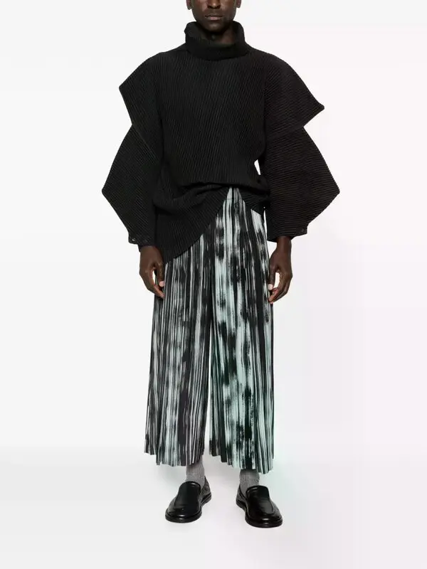 Issey Miyake Stripe-pattern Pleated Trousers