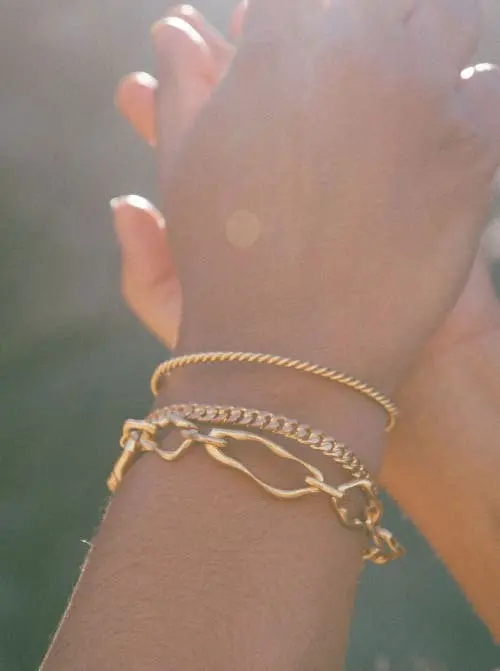 OTTOMAN HANDS Etta Chain Bracelet - Brass
