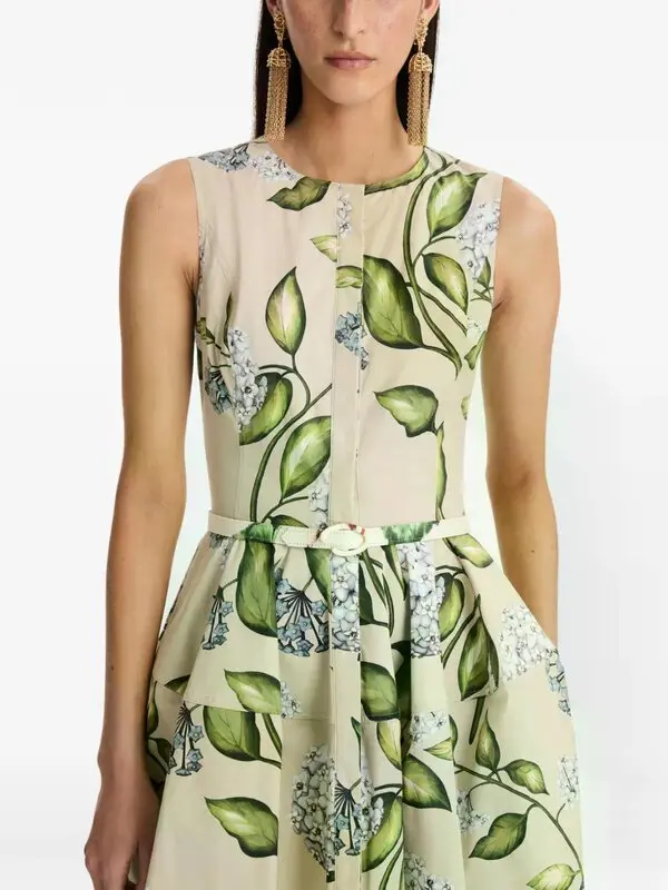 oscar de la renta mint green dress Vintage Oscar De La Renta Gown, Shimmering Green Lace Halter Maxi Dress W/  Ruffled Collar and More Trims, Couture, Backless