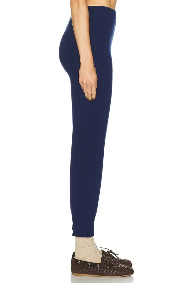 AMIYA Heritage Travel Pant - Dark Blue