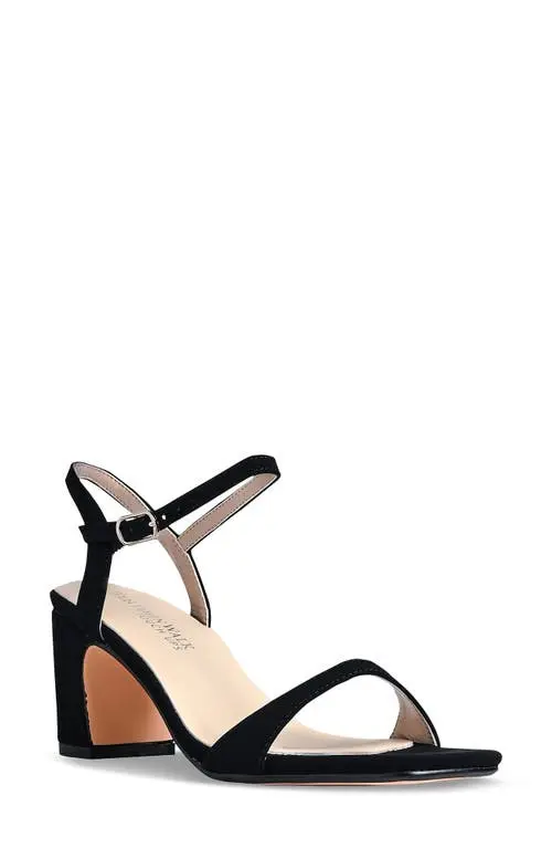 TOUCH UPS Sandals With Block Heel - Black