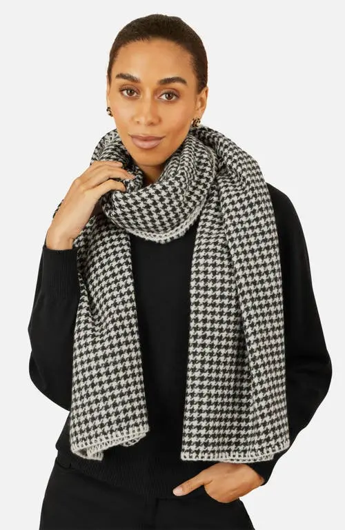 YUMI Dog Tooth Scarf
