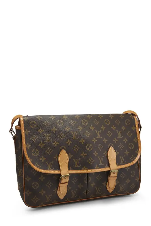 LOUIS VUITTON Monogram Sac Gibeciere