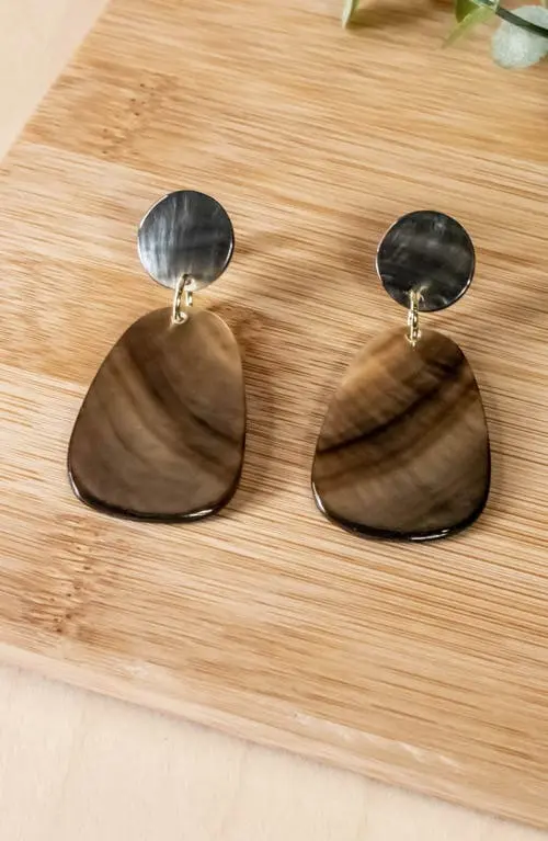 Likhâ Mother-of-pearl Drop Earrings - Black