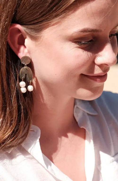 Likhâ Mother-of-pearl Asymmetrical Drop Earrings - Black