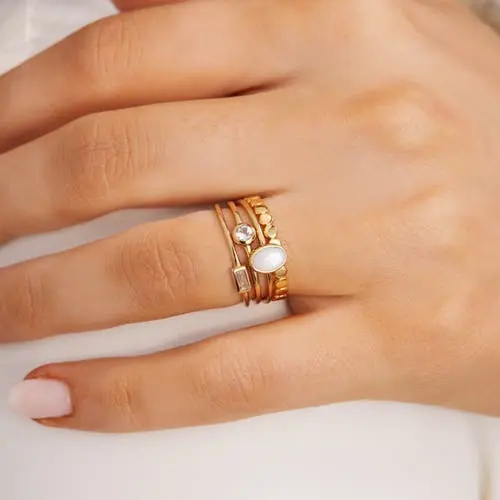 SARA PATINO Petite Oval Pearl Ring