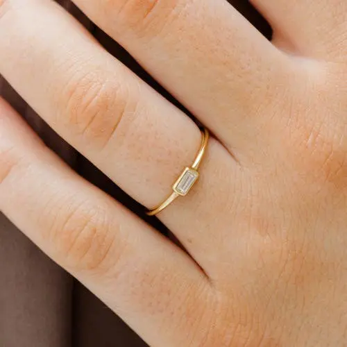 SARA PATINO Single Baguette Ring